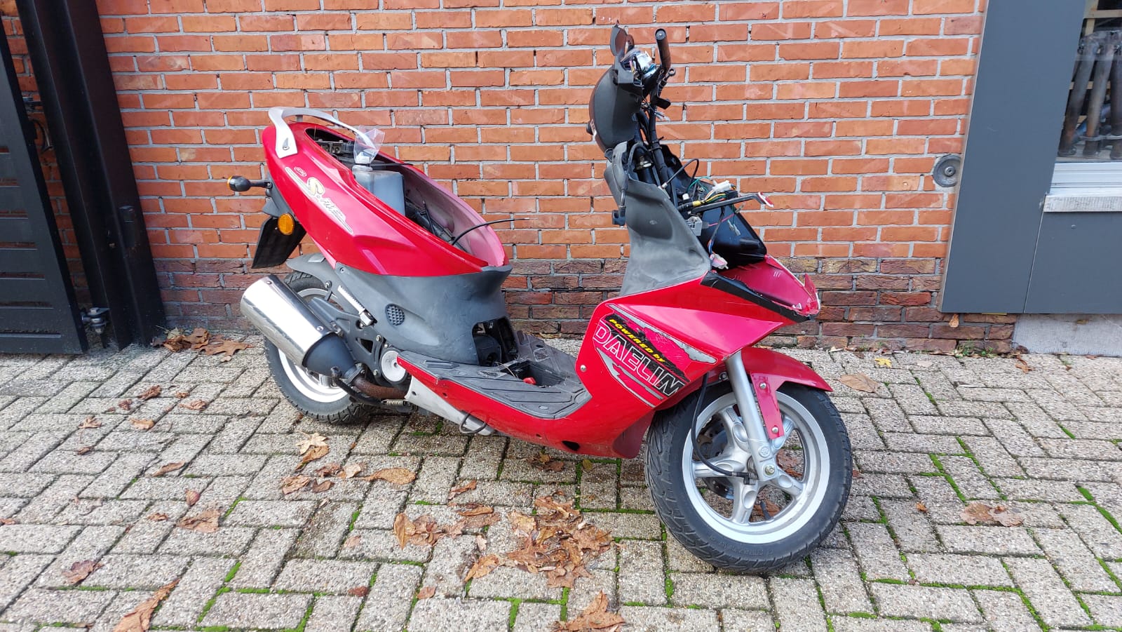 Scooter Daelim S-Five 50cc voor opmaak of sloop - Bikes2Bits